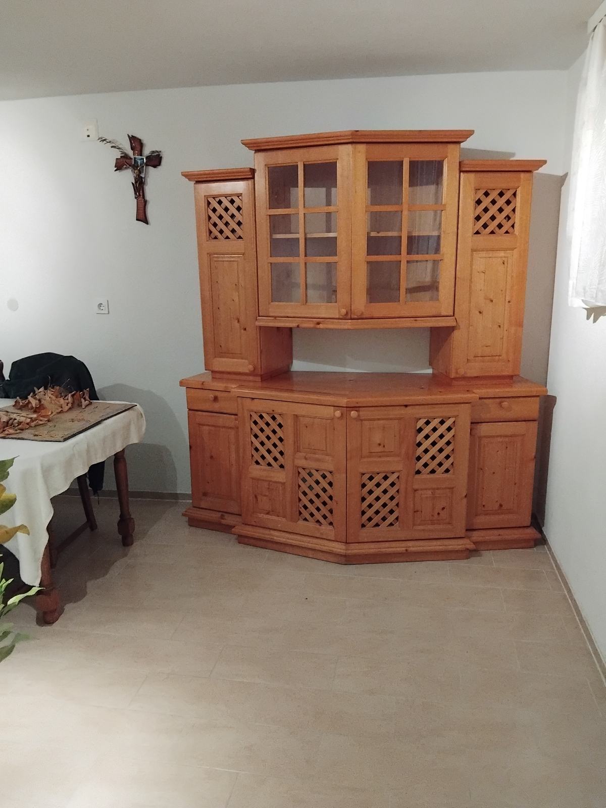 Vitrina u dva djela puno drvo