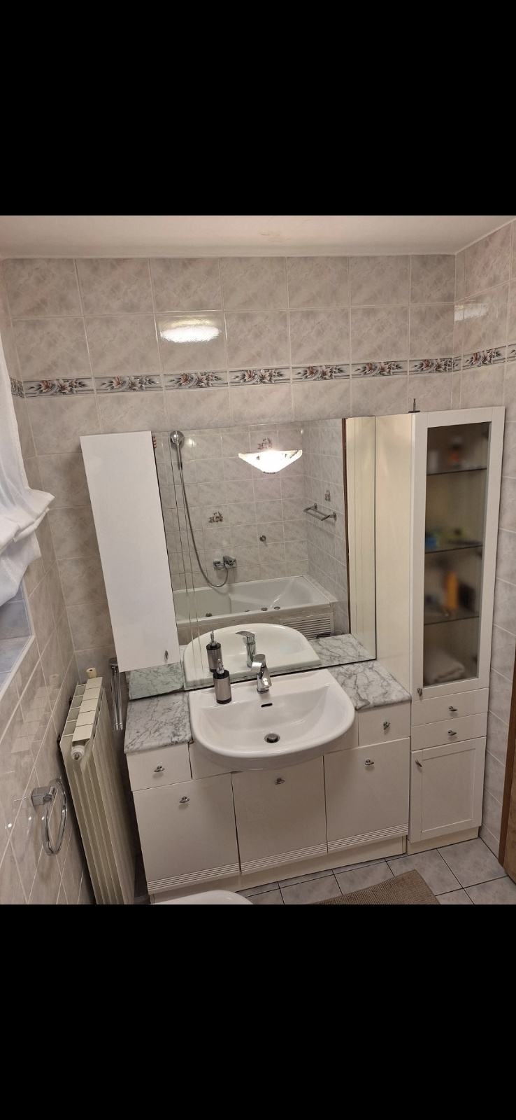 Poklanjam kupaonski namještaj +sanitariju