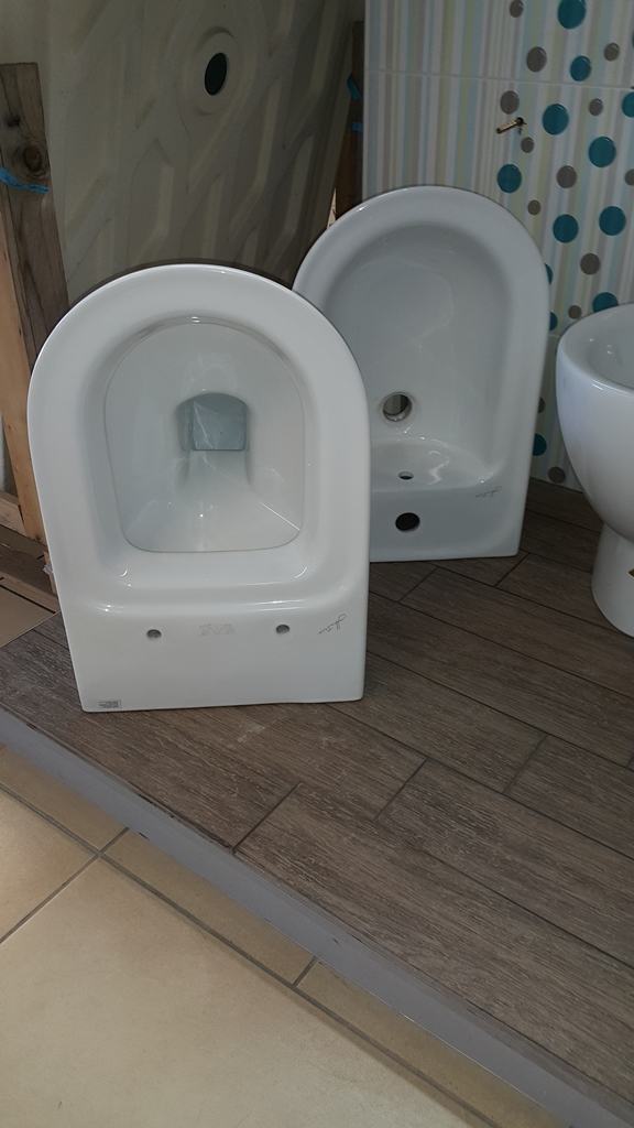 WC ŠKOLJKA HATRIA MARILYN KONZOLNA