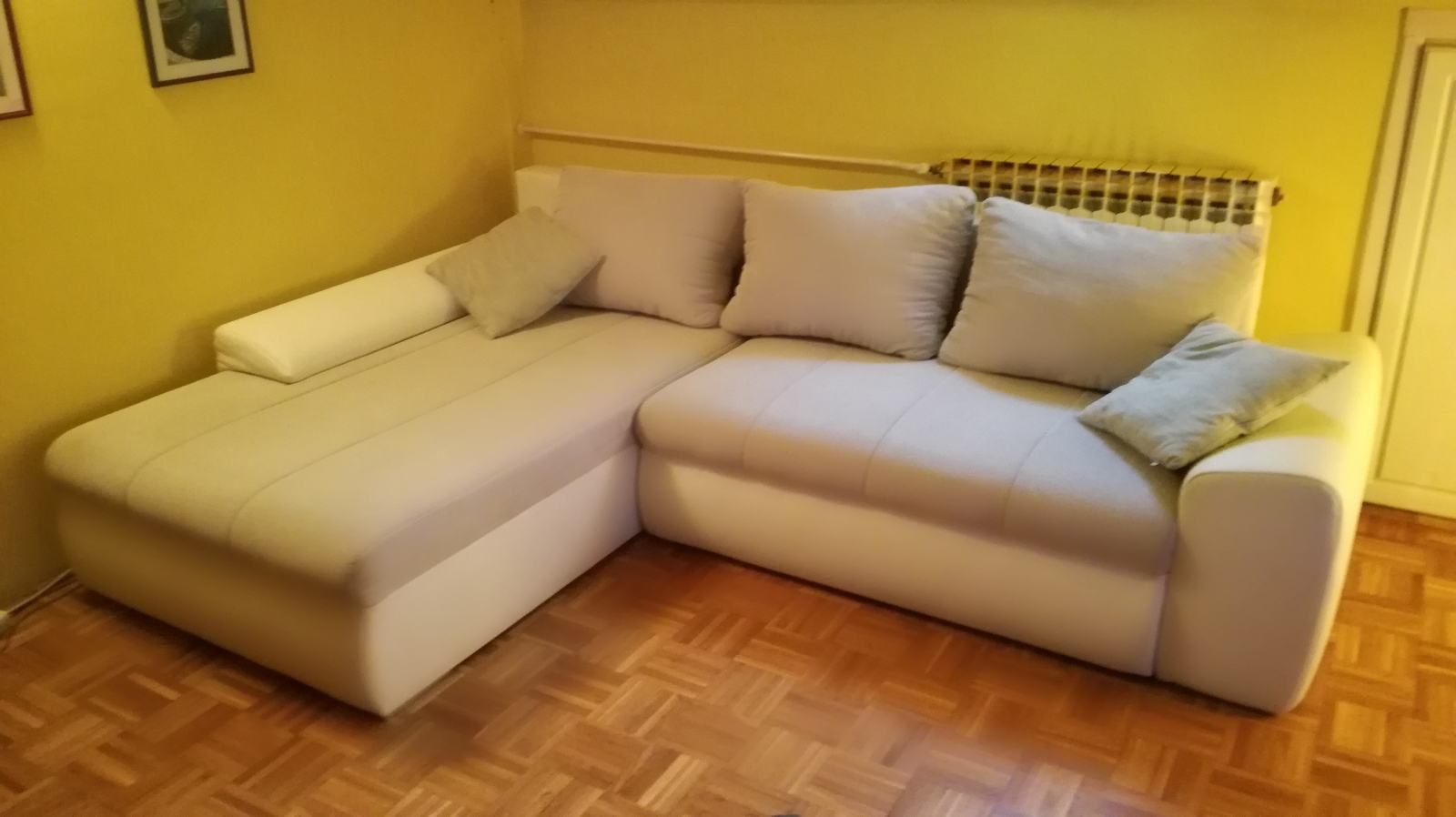 Sivo/bijela kutna garnitura *zbilja hitno*