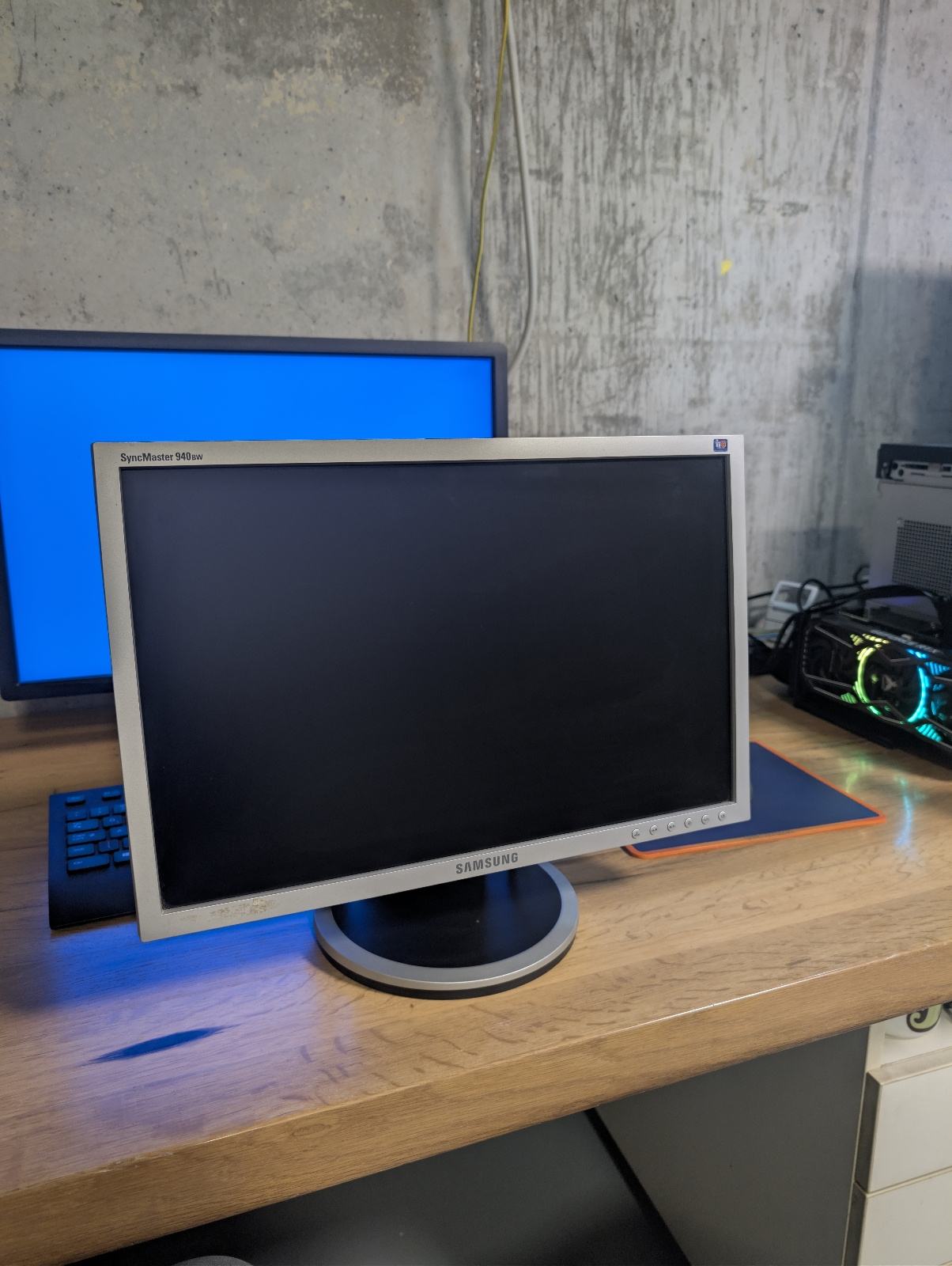 19 Samsung 940BW