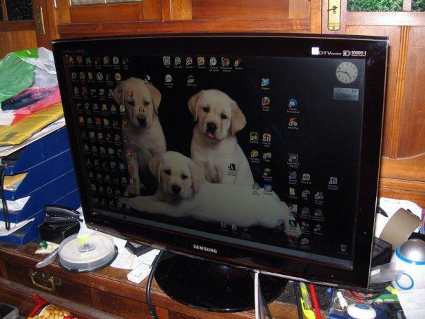 26 inch 26 lcd monitor TV Samsung T260HD T260 HD T 260 HITNO