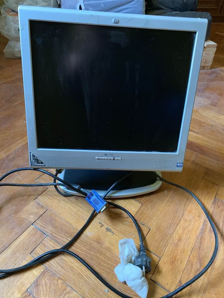 HP 1730 LCD MONITOR!!