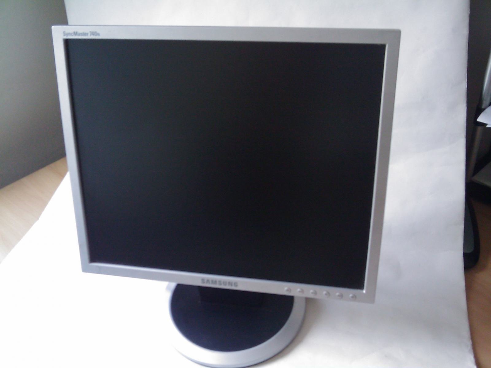 LCD monitor Samsung SyncMaster 740N, 17