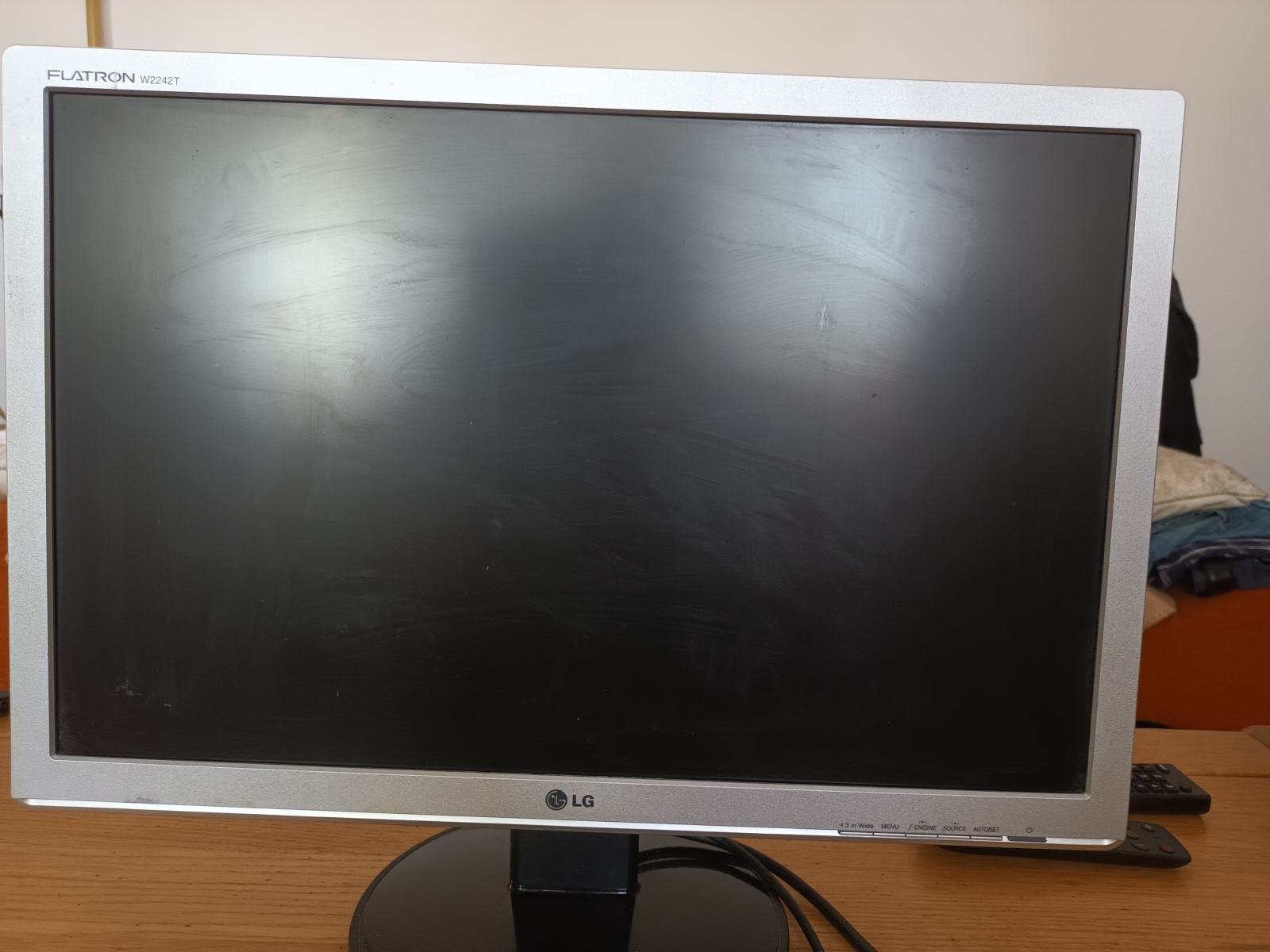 Monitor LG W2242T-SNIŽENO