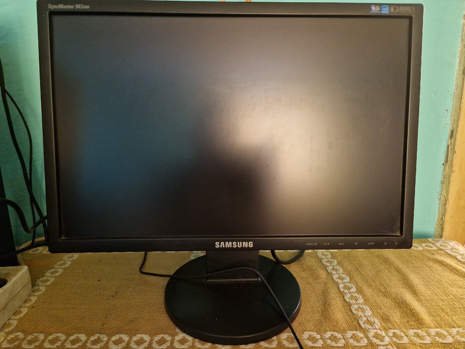 Monitor Samsung Syncmaster 943 NW 19