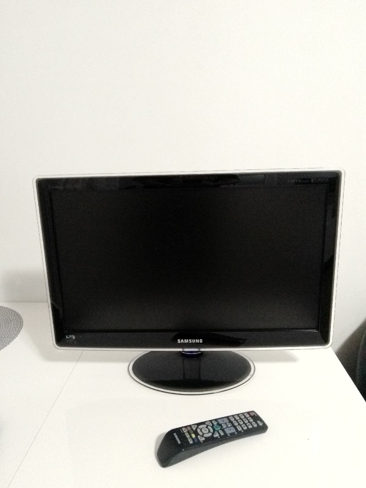 Monitor-TV SAMSUNG XL2370HD (23) LED + Nosač za zid ISPRAVAN!