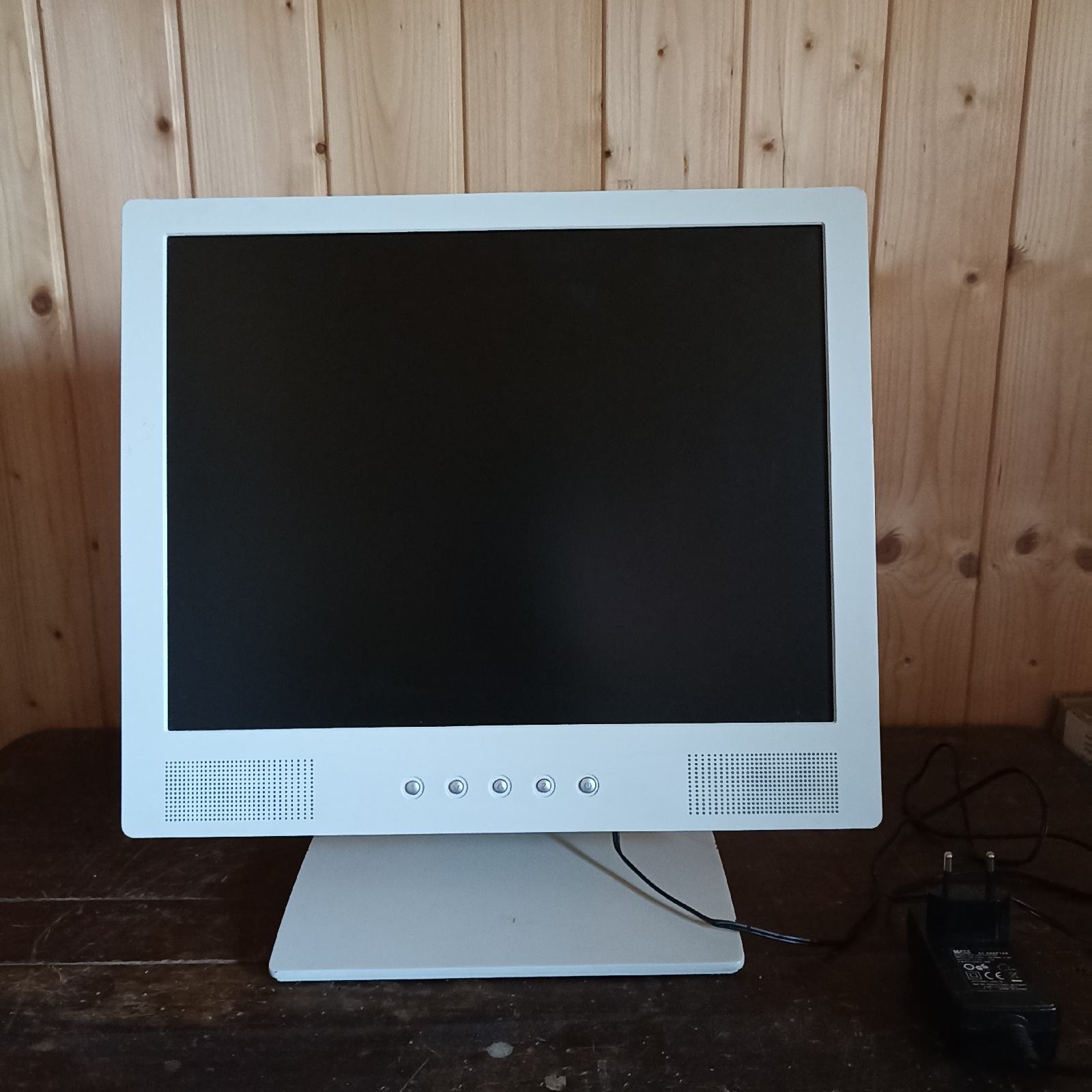 monitor VT-588