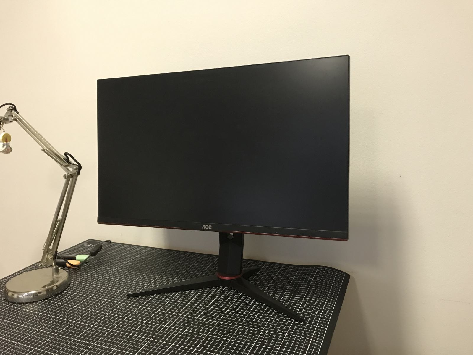 Prodajem monitor AOC 27g2