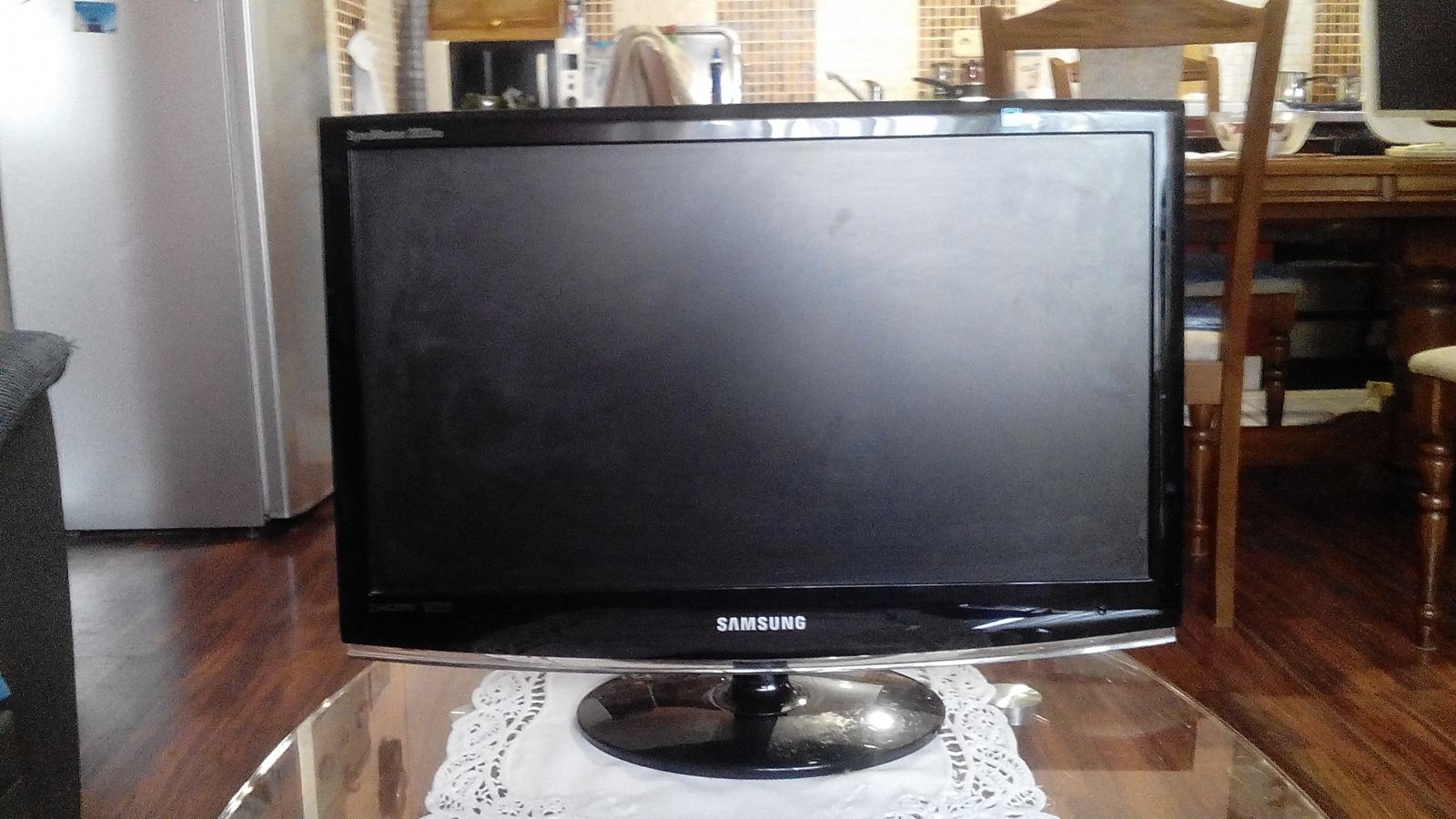 Samsung SyncMaster 2033HD LCD monitor+TV 20