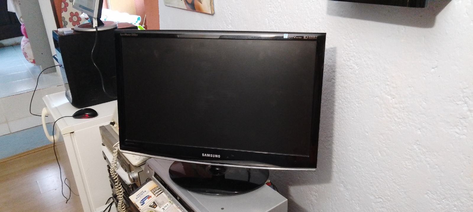 Samsung SyncMaster 2333HD LCD monitor za kompjuter