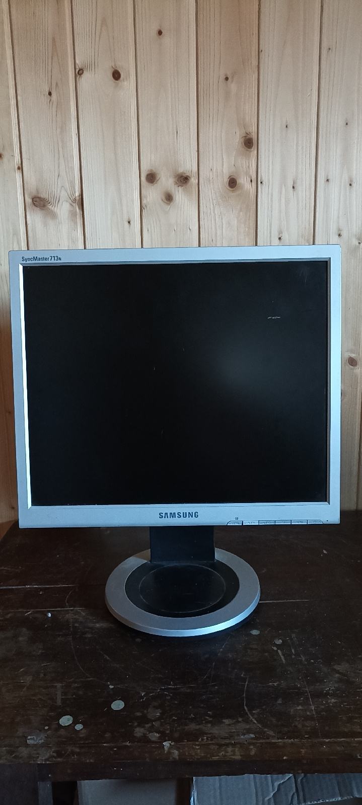 Samsung SyncMaster 713N