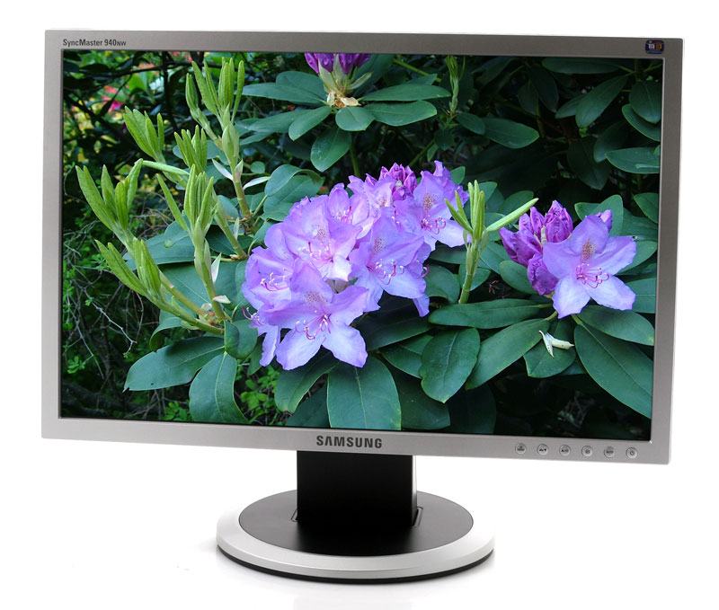 Samsung SyncMaster 940NW LCD monitor