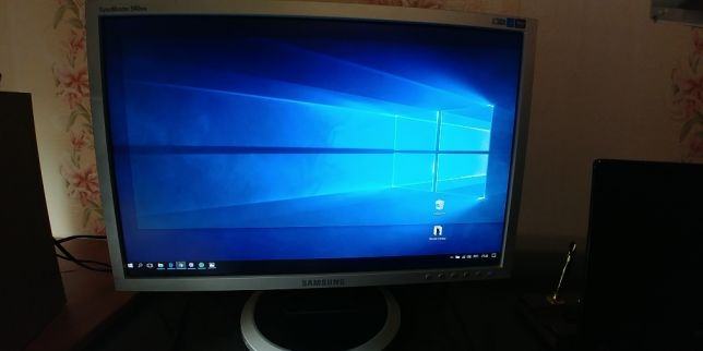 SAMSUNG SyncMaster 940NW