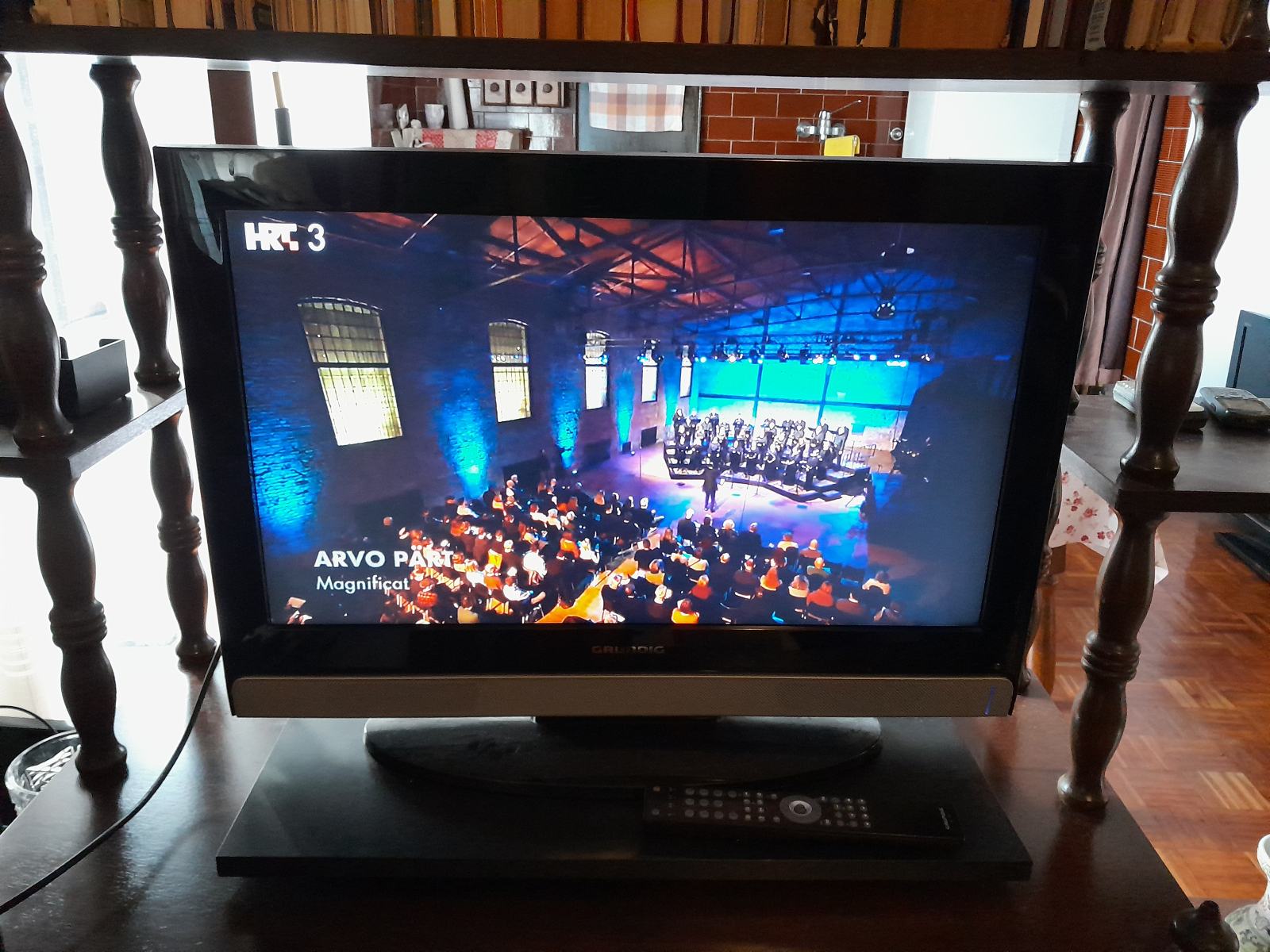 26 Grundig LCD TV, dvb-t, orig. daljinski