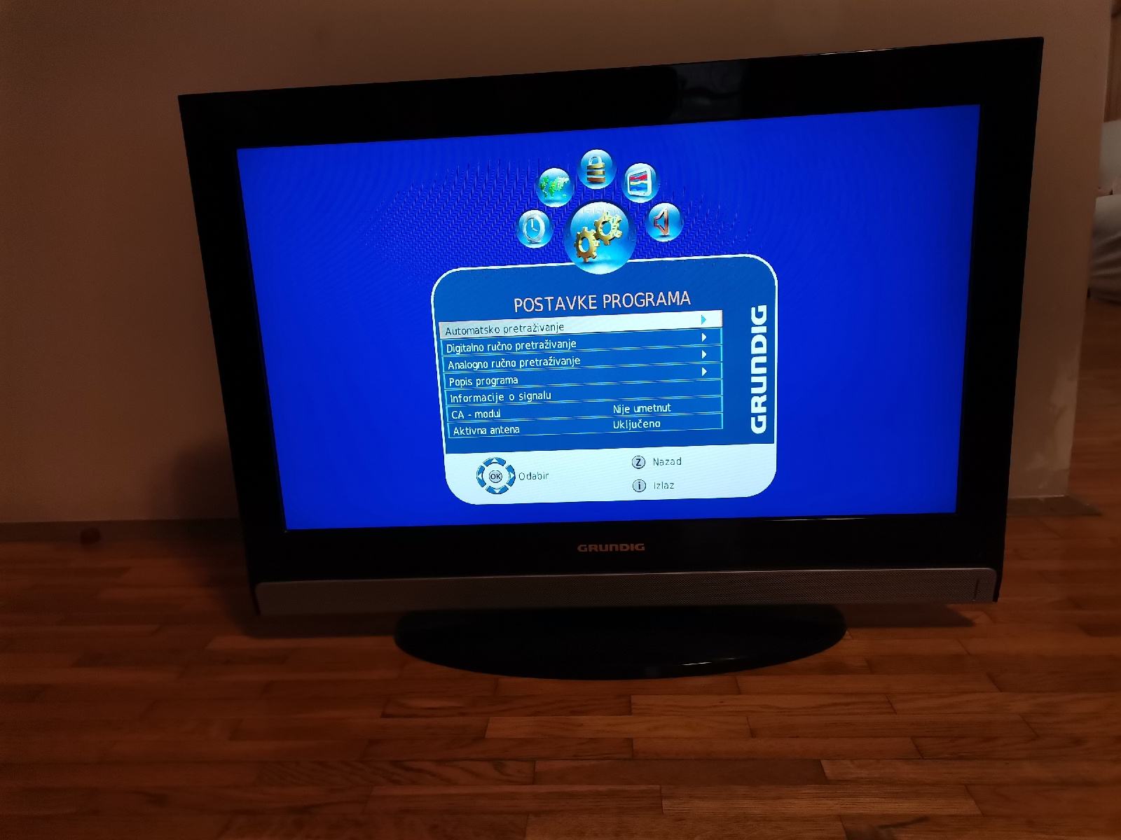 Grundig TV 32