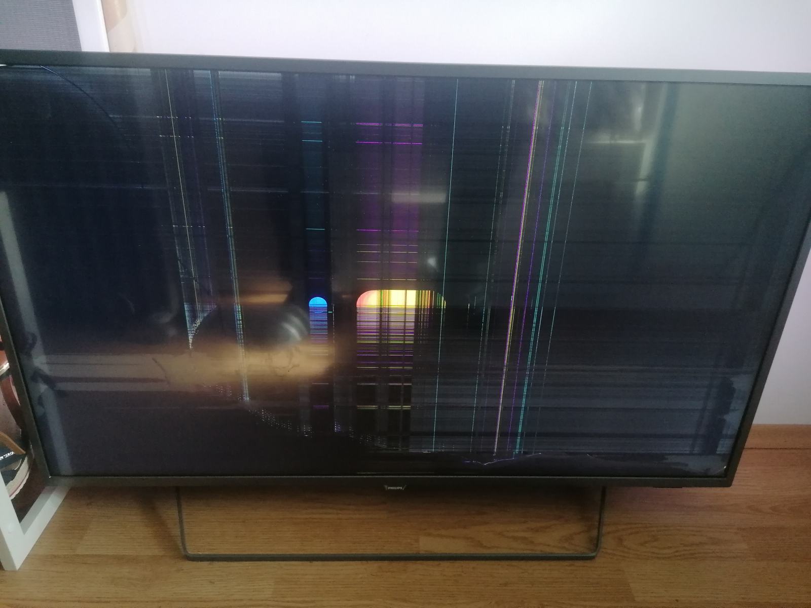 Lcd tv za djelove ostecen ekran