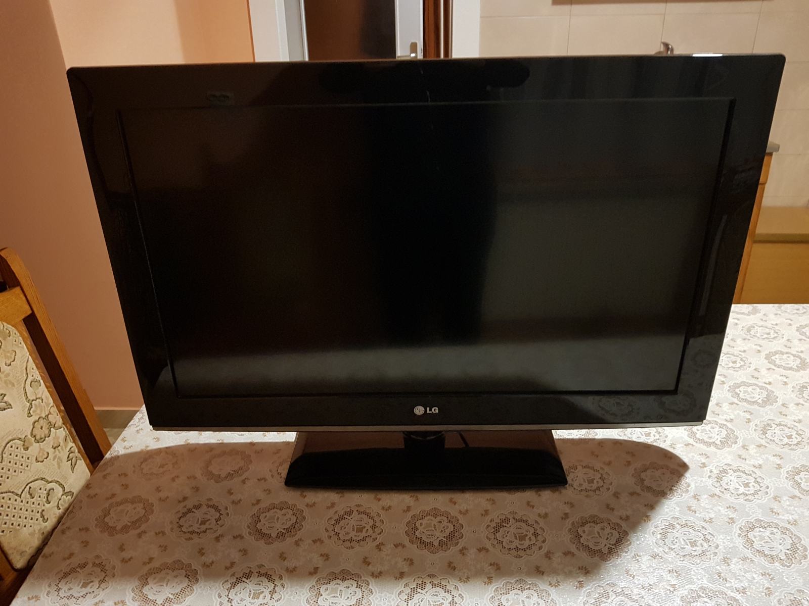 LCD TV LG 32LK330, 82 cm - *POVOLJNO*