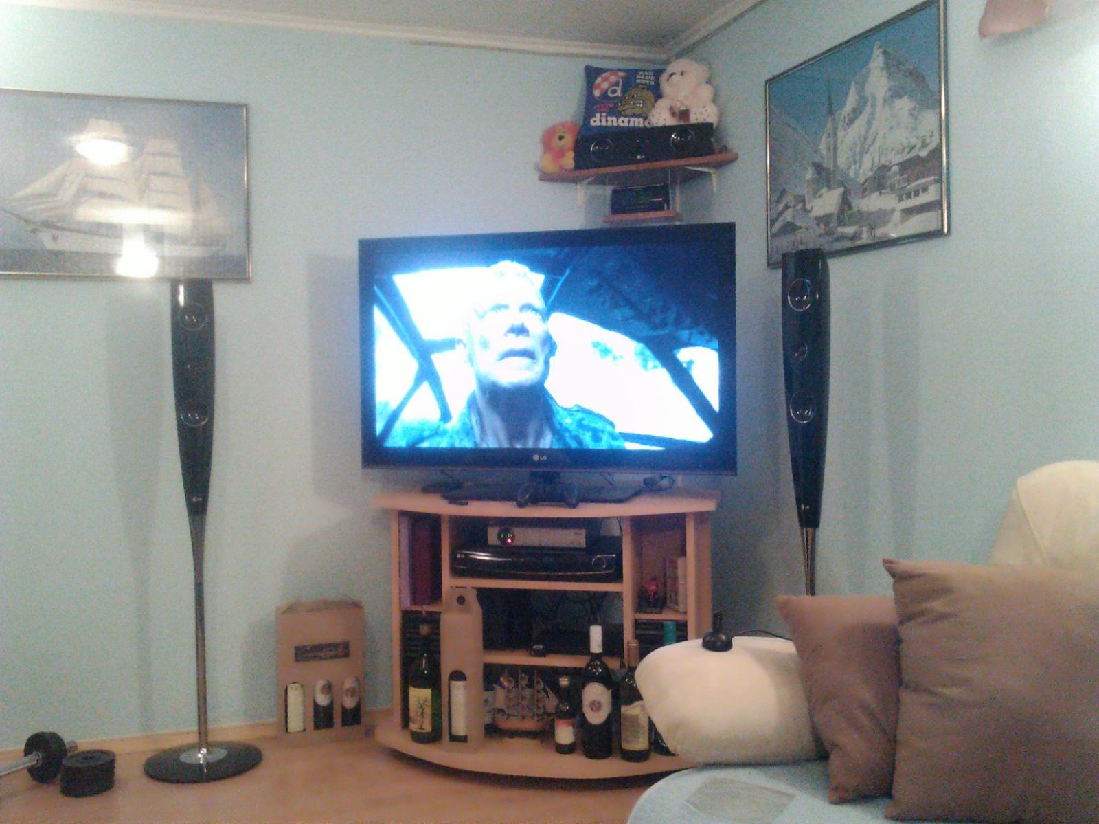 LG LCD TV 42LK450 (107 cm) HITNO