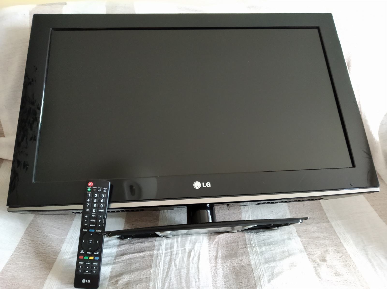 LG TV 32LK330 super stanje