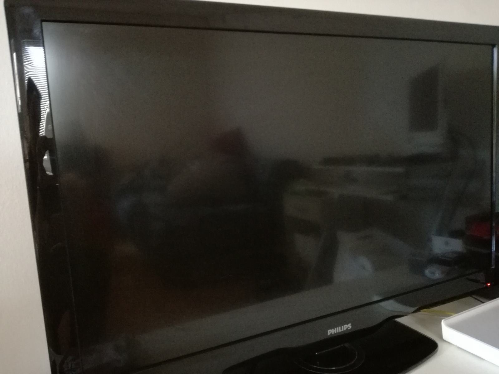PHILIPS LCD TV