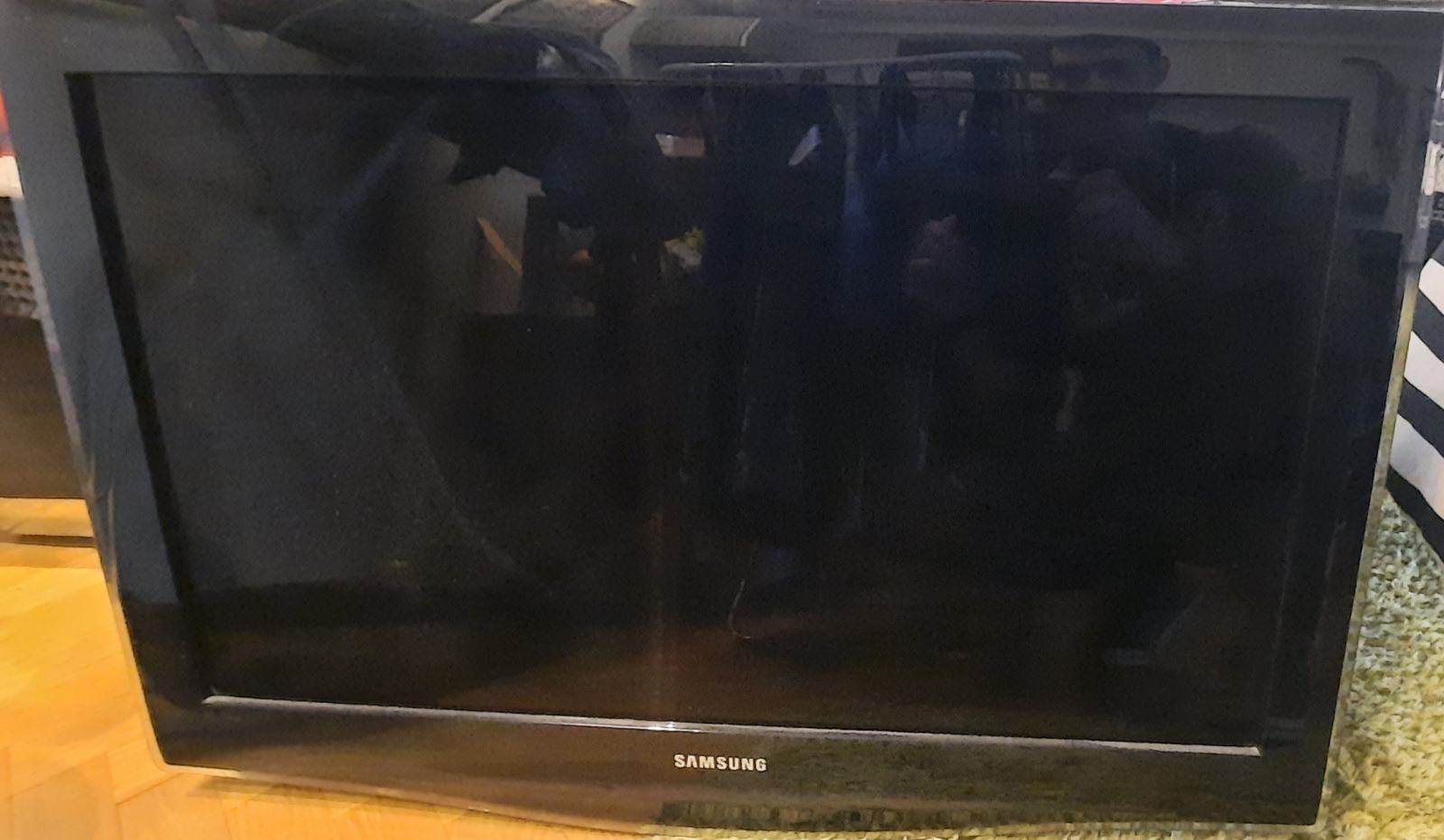 SAMSUNG LCD TV 32 LE32B650T2W