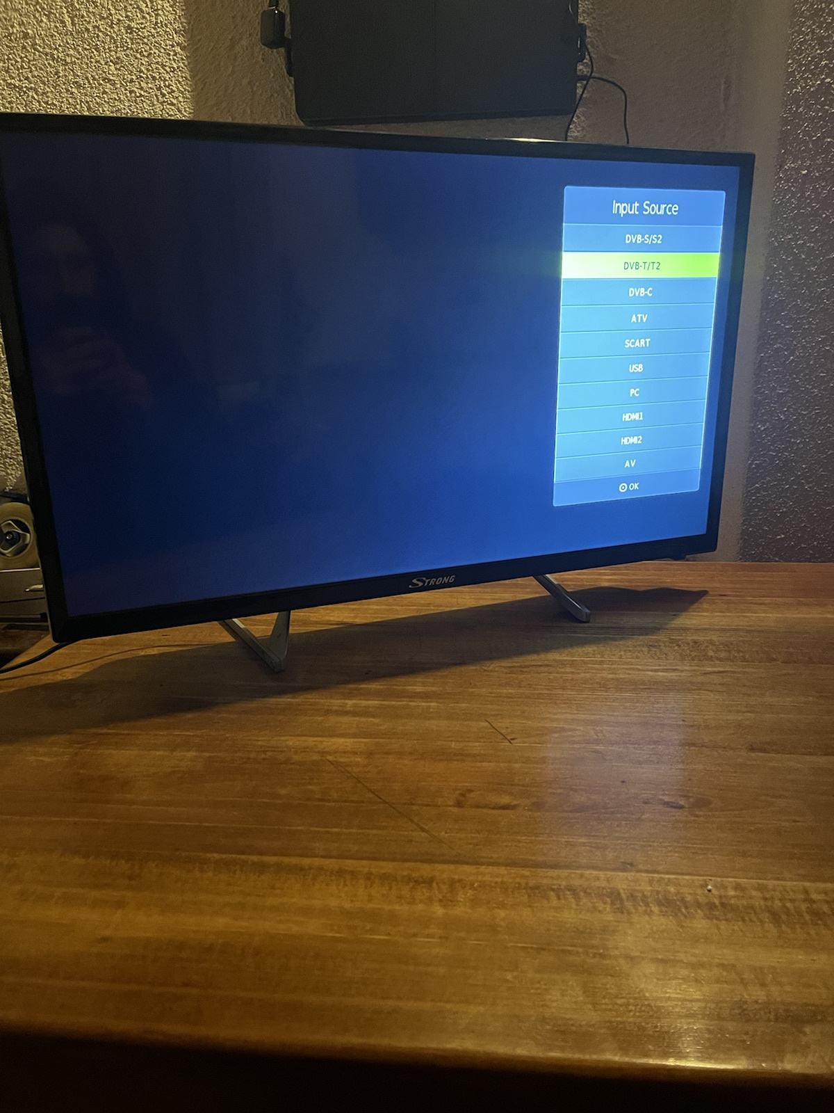 Strong 32” TV