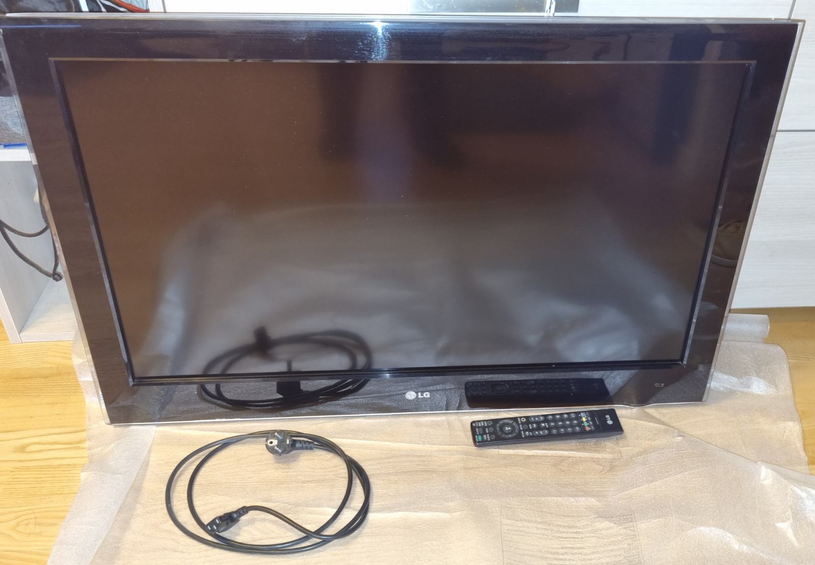 TV LG LCD 37, 94 cm, Full HD