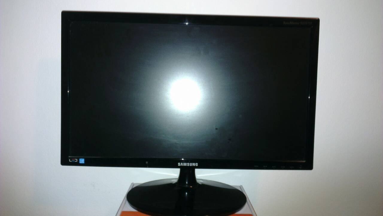 21.5 SyncMaster SAMSUNG LED Monitor S22B150