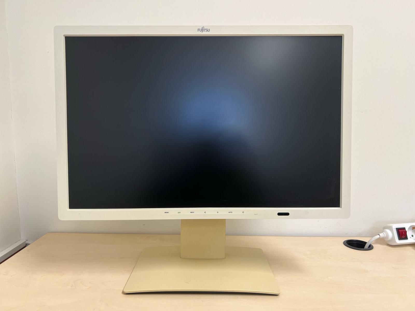 Fujitsu P24W-7 LED, 24 – korišteni!