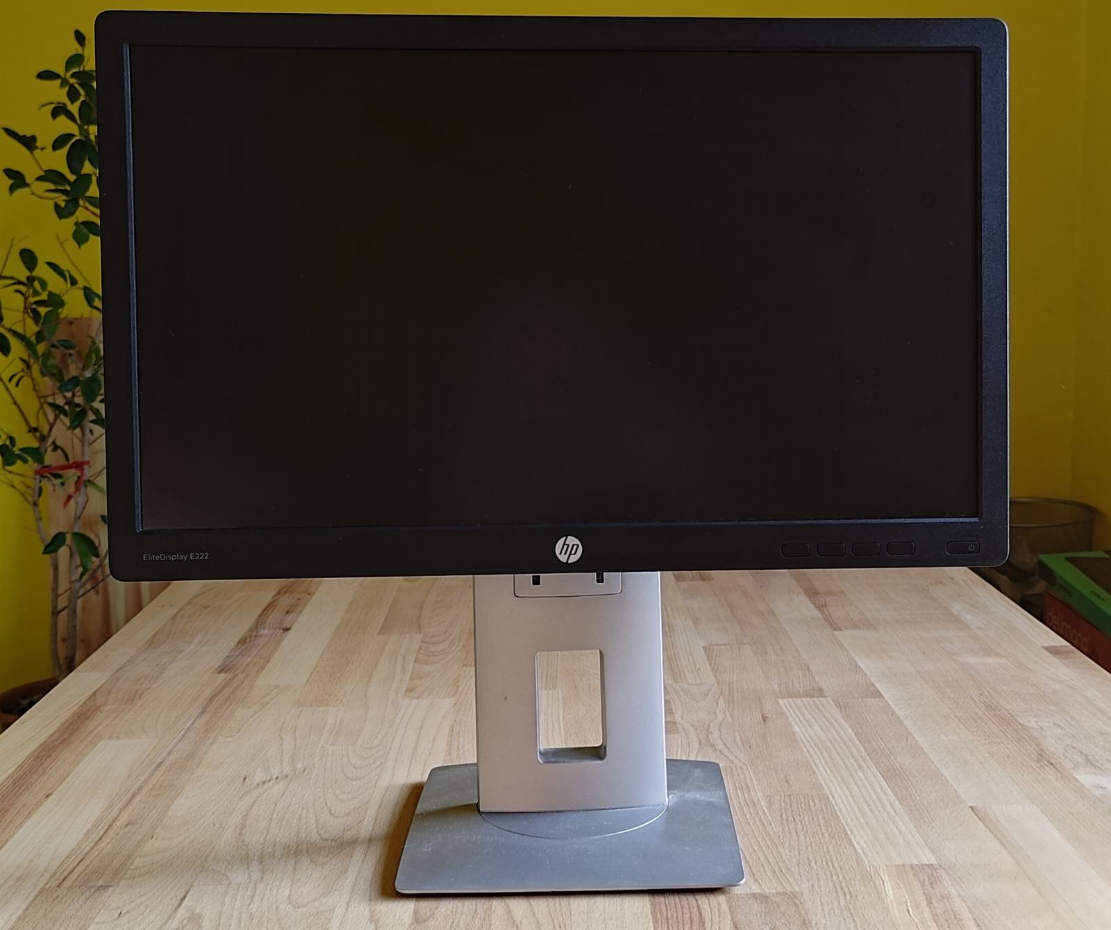 HP EliteDisplay E222 21.5-inch Monitor