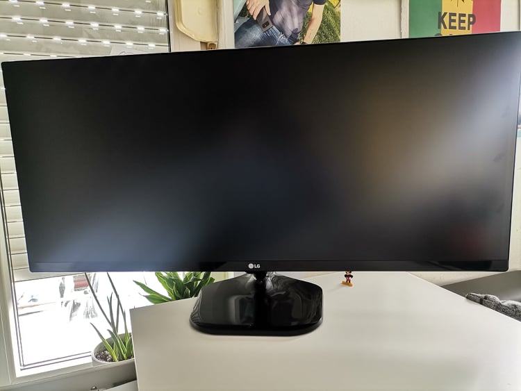 LG 34UM58-P monitor, 34 incha