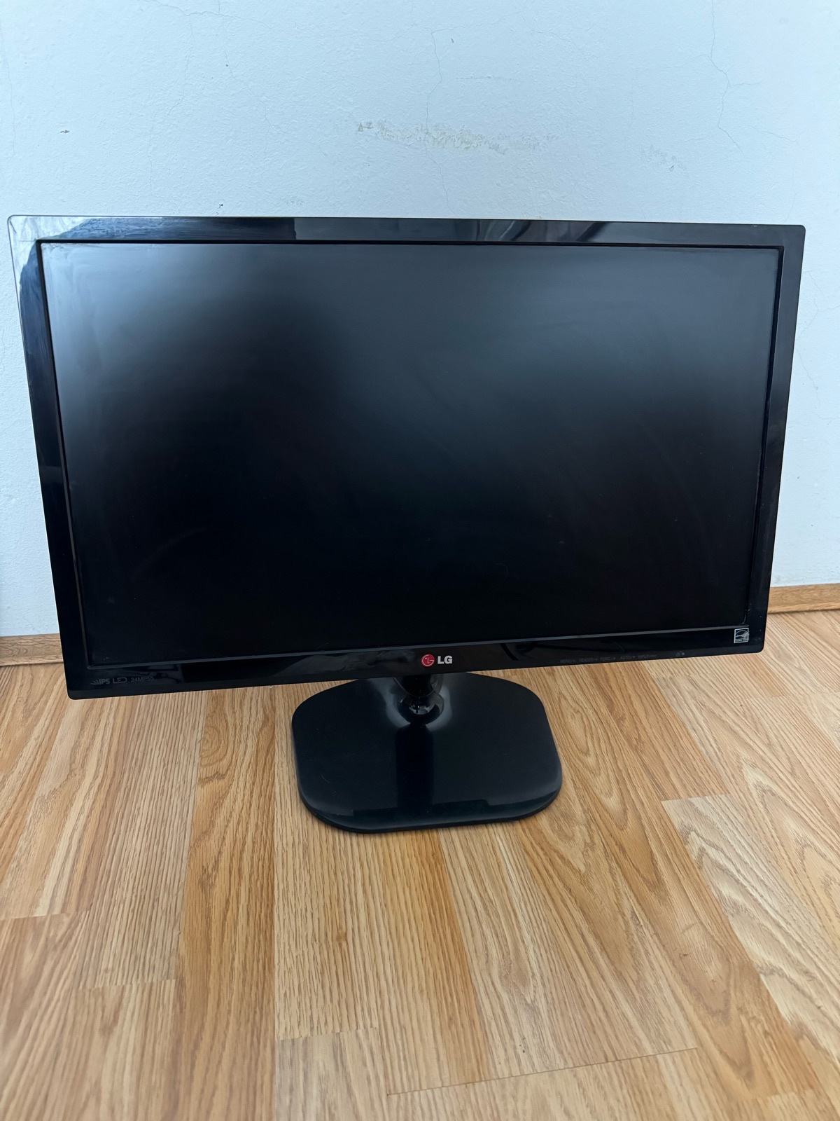 LG IPS LED 24inc FullHD 5ms, hdmi ispravan #POVOLJNO#