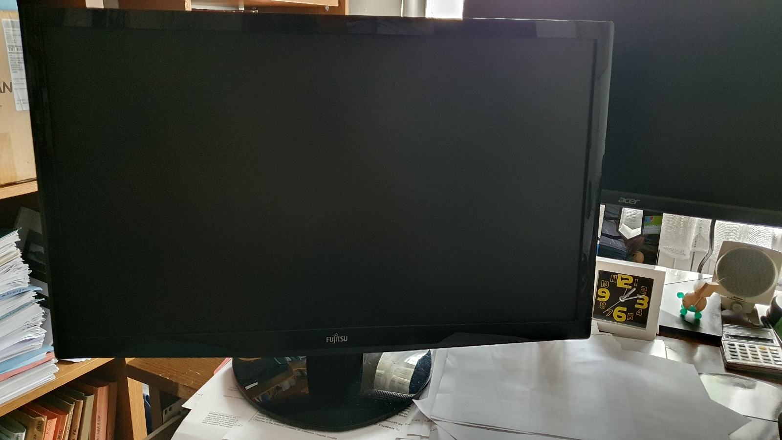 Monitor Fujitsu 24 LED