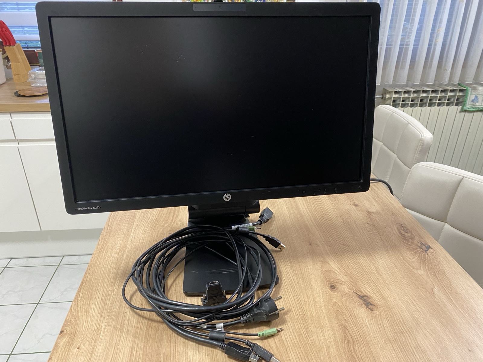 Monitor HP EliteDisplay E221c, 22 (1920 x 1080) - kamera i zvučnici