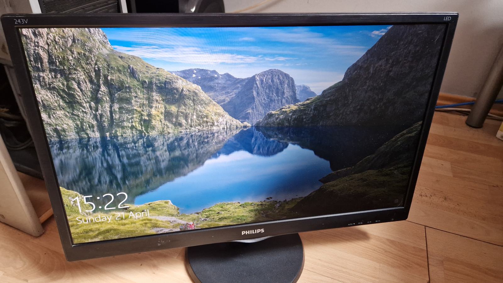 LED Monitor Philips 243V