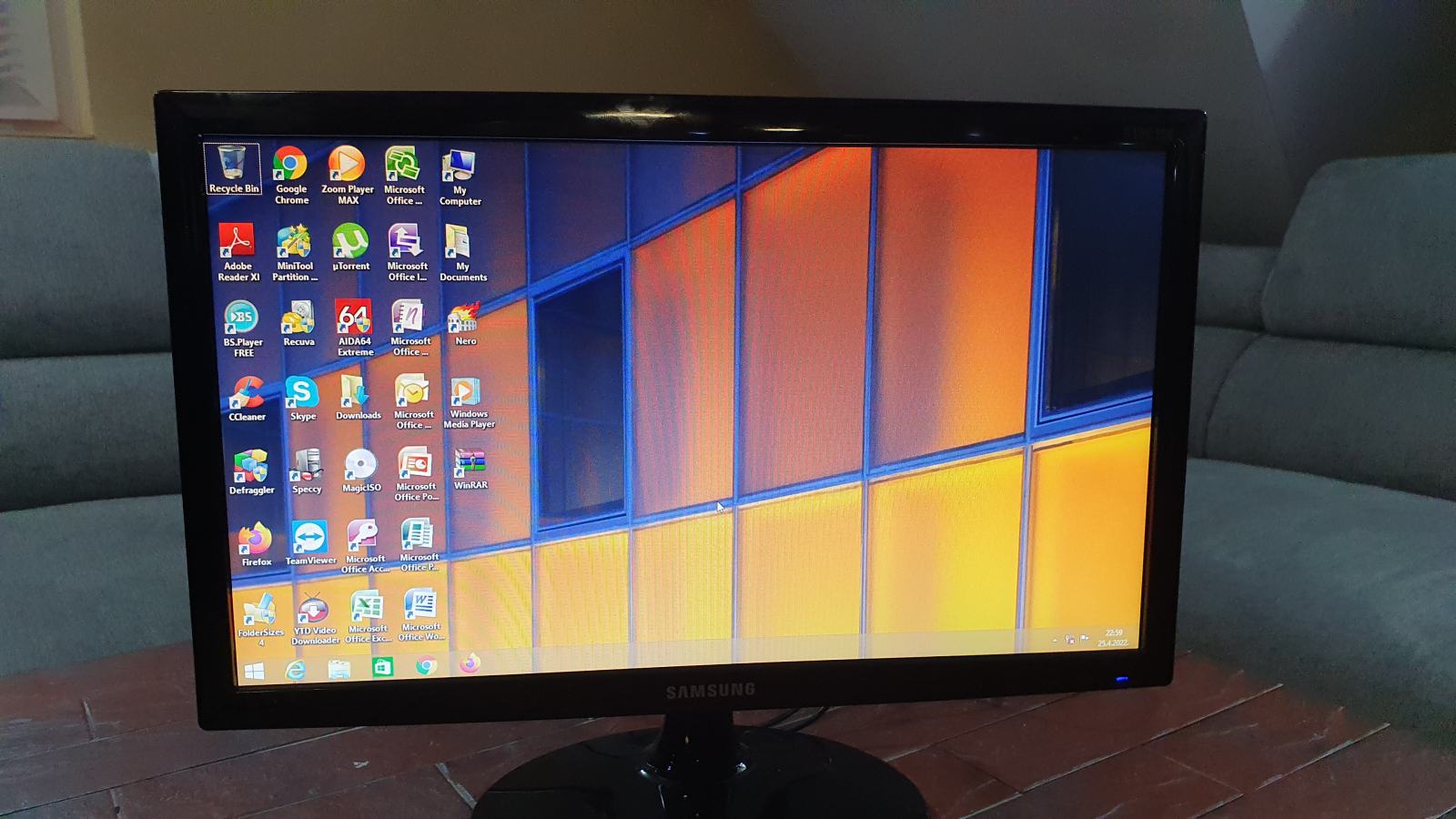 Samsung S19C150 LED Monitor
