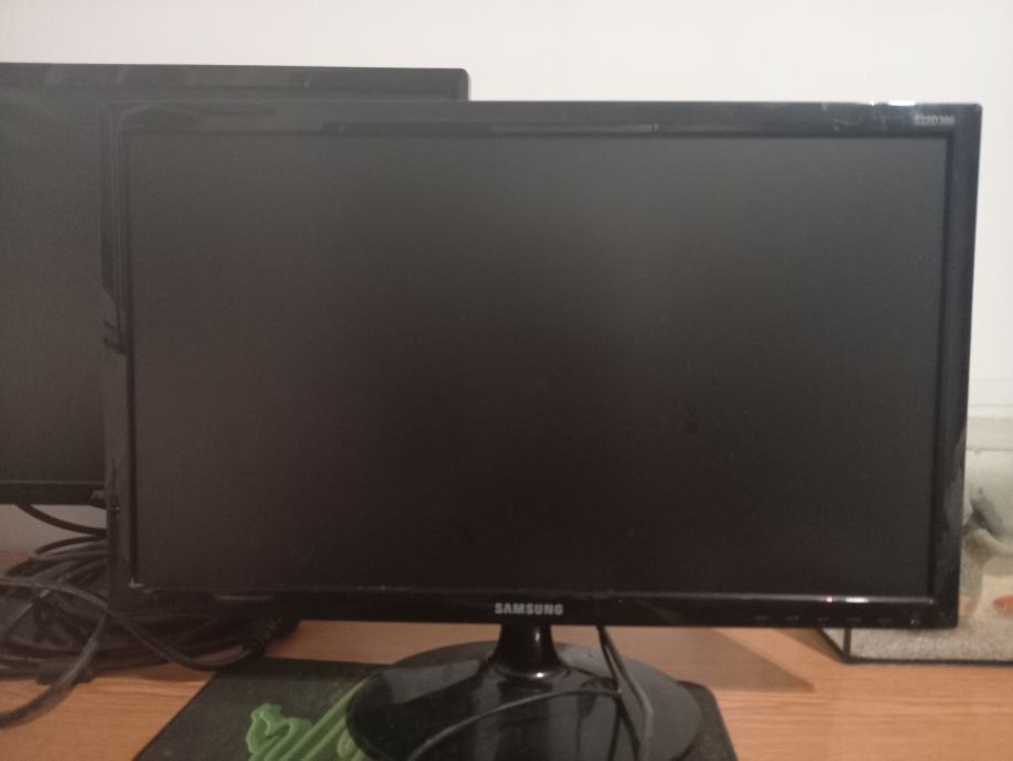 Samsung S22D300 LED monitor