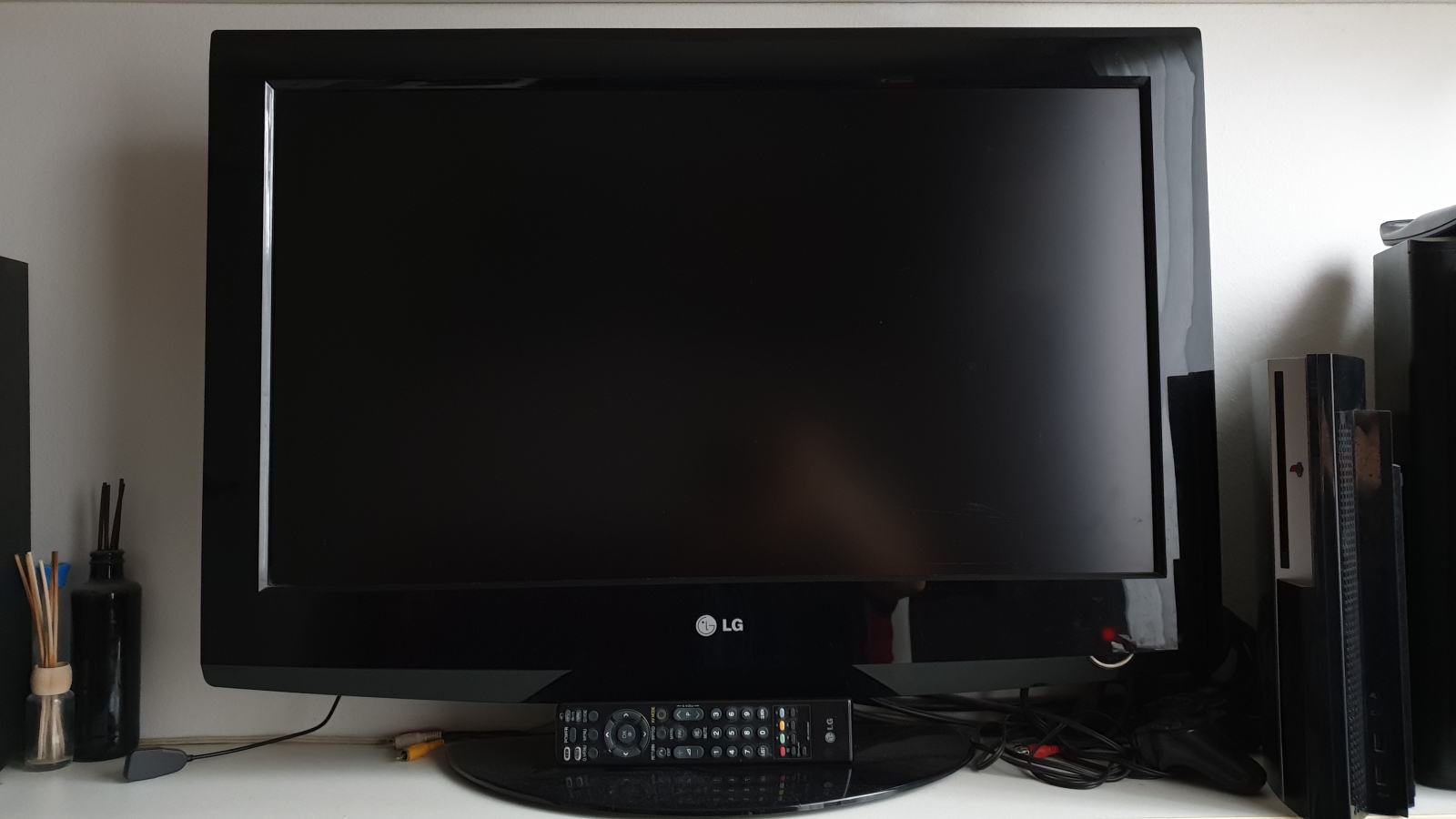 Lcd tv LG 32lg3000 ekran sa kontaktnom smetnjom na početku rada