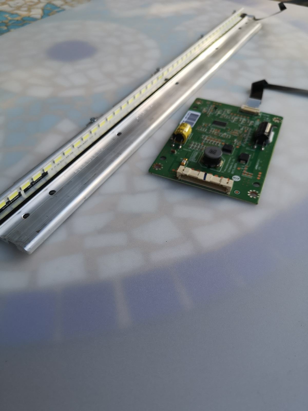 LED BACKLIGHT DIODE 32 6922L-0010A