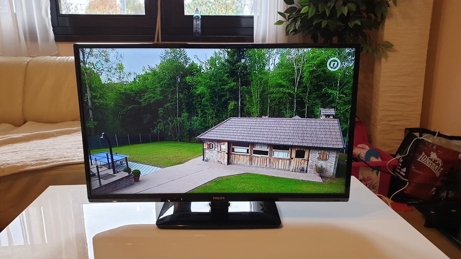 LED TV PHILIPS 32 INCA..EKRAN 82 CM