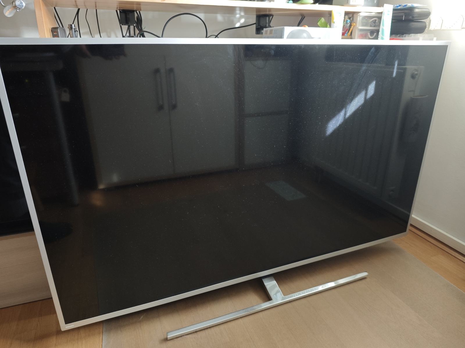 Philips 58PUS8545, horizontalne linije u slici