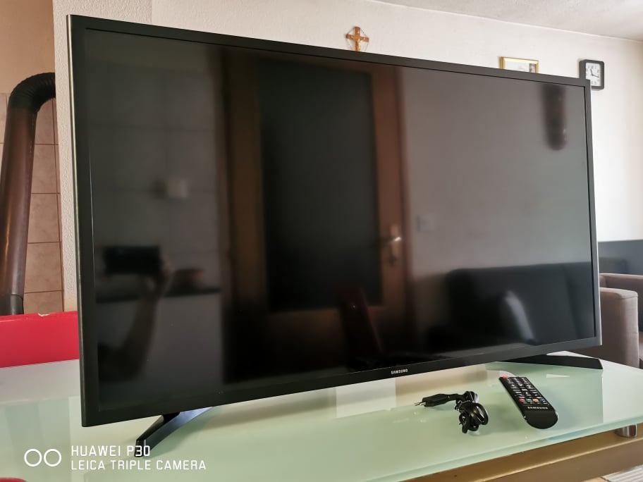 Televizor Samsung 102 cm FullHD LED TV - stanje odlično