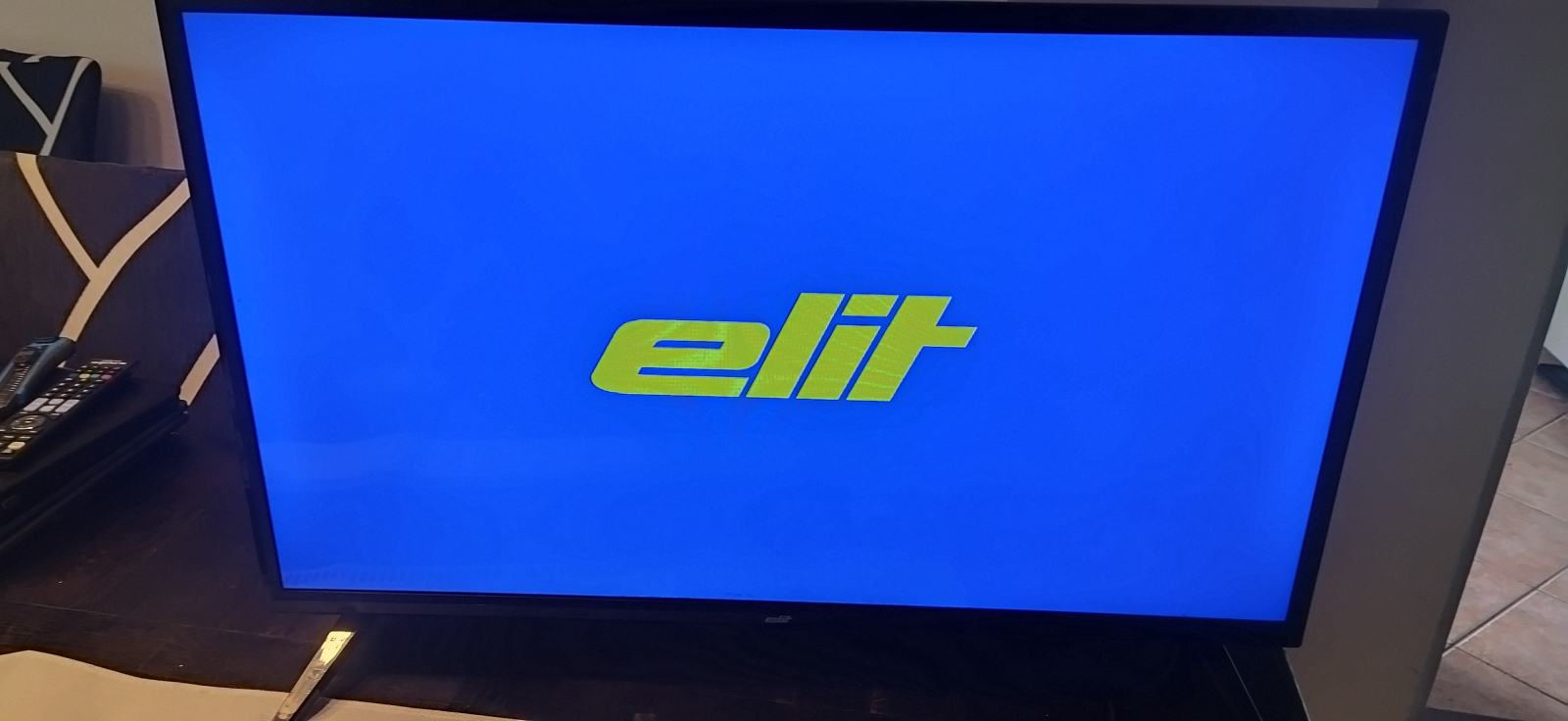 TV LED ELIT 32LT217 (82 CM)