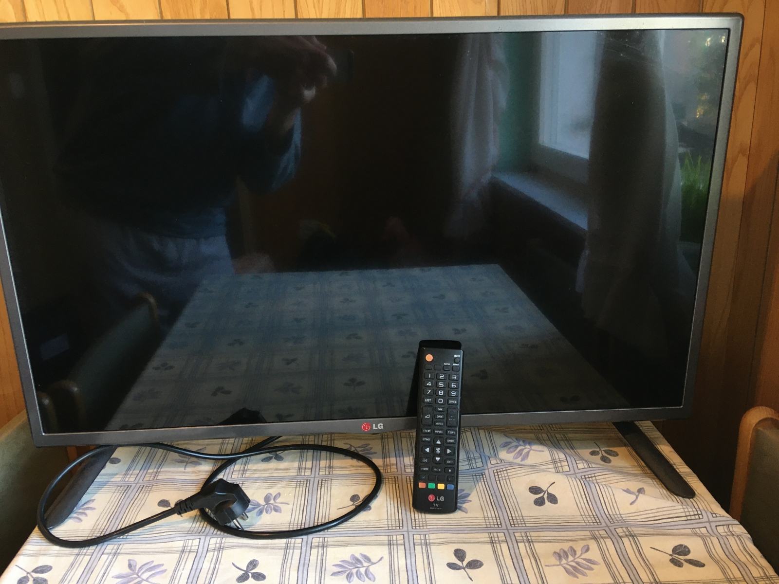 TV LED LG 32 (81cm) 32LB561V Full HD DVB-T Nema slike!