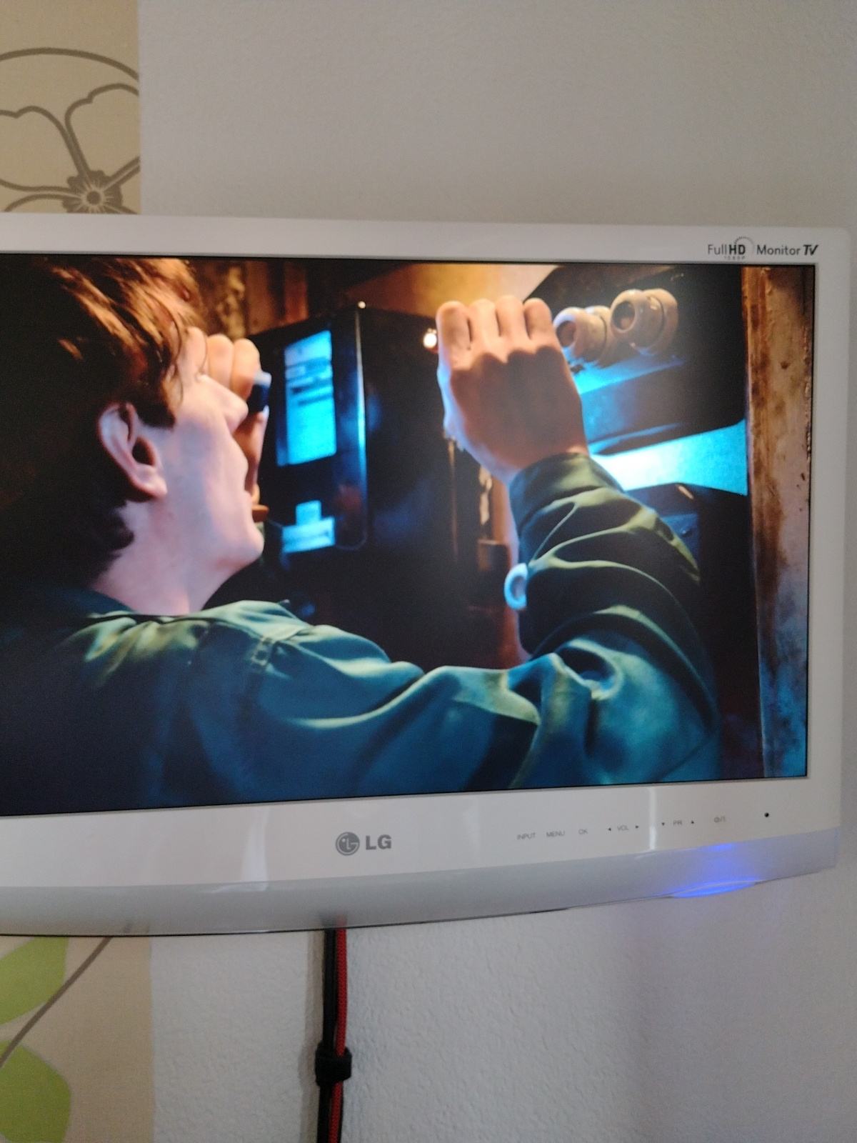 TV LG Flatron M2262D