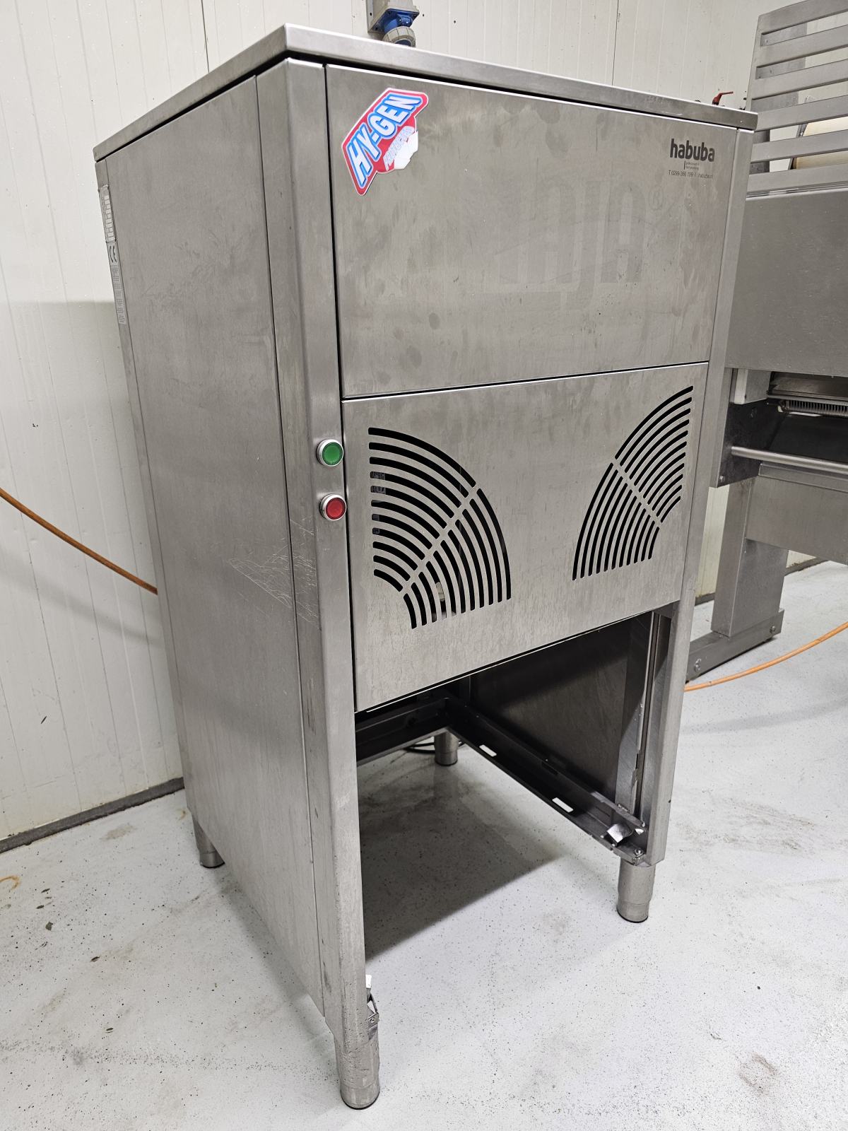 Ledomat ljuskar MAJA Sah 170L *KAO NOVO*