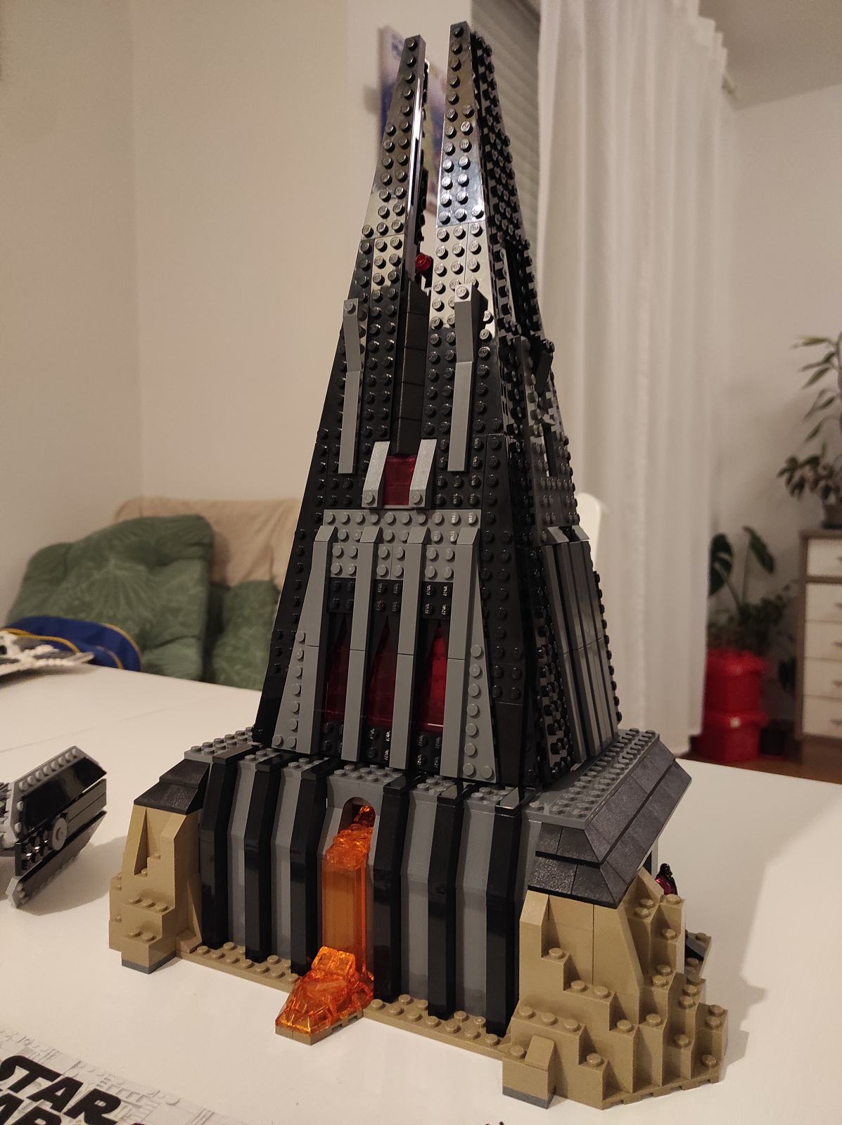 LEGO 75251 Darth Vaders Castle