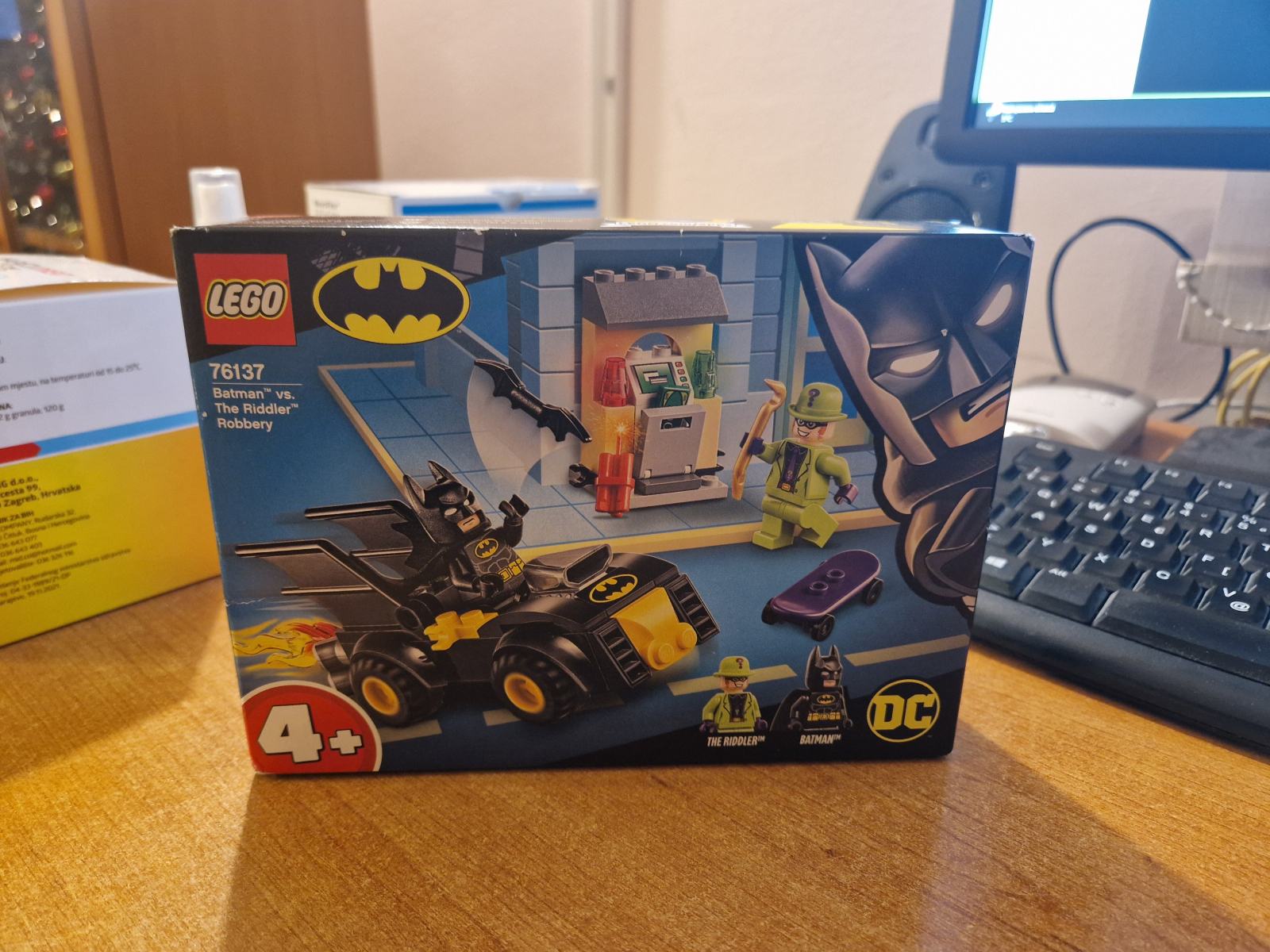 LEGO 76137 Batman vs. The Riddler Robbery