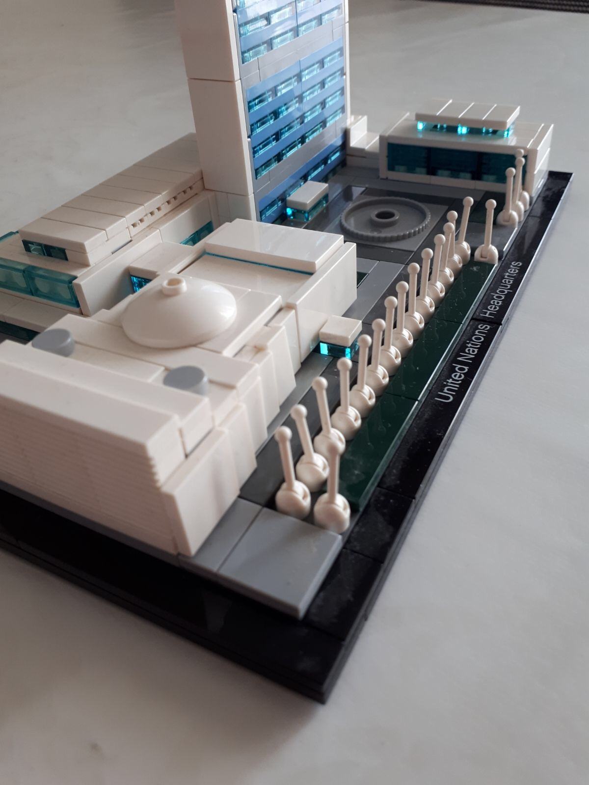 LEGO ARCHITECTURE 21018 United Nations Headquarters